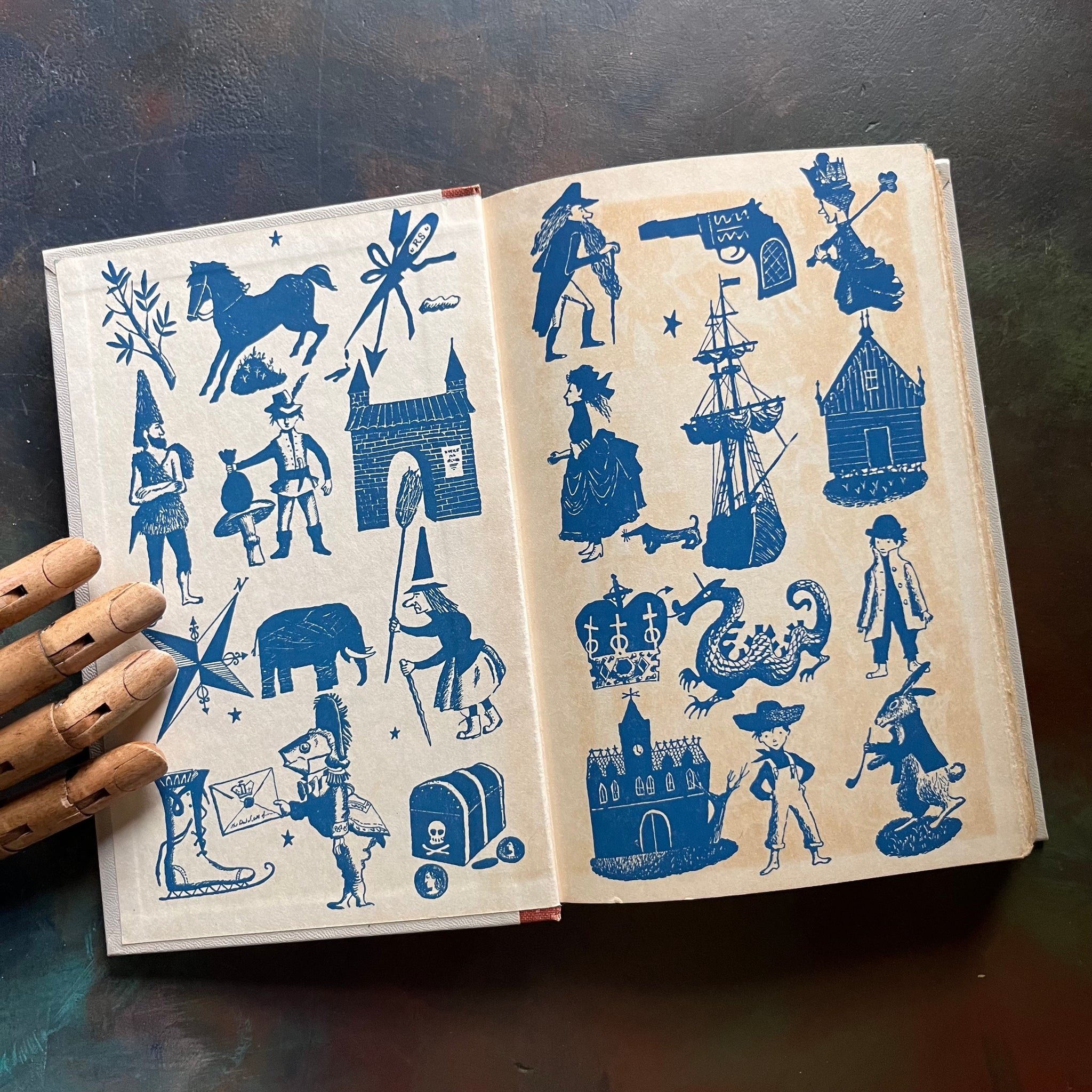 Davy Crockett - a 1956 Junior Deluxe Editions Hardcover Book - Log ...