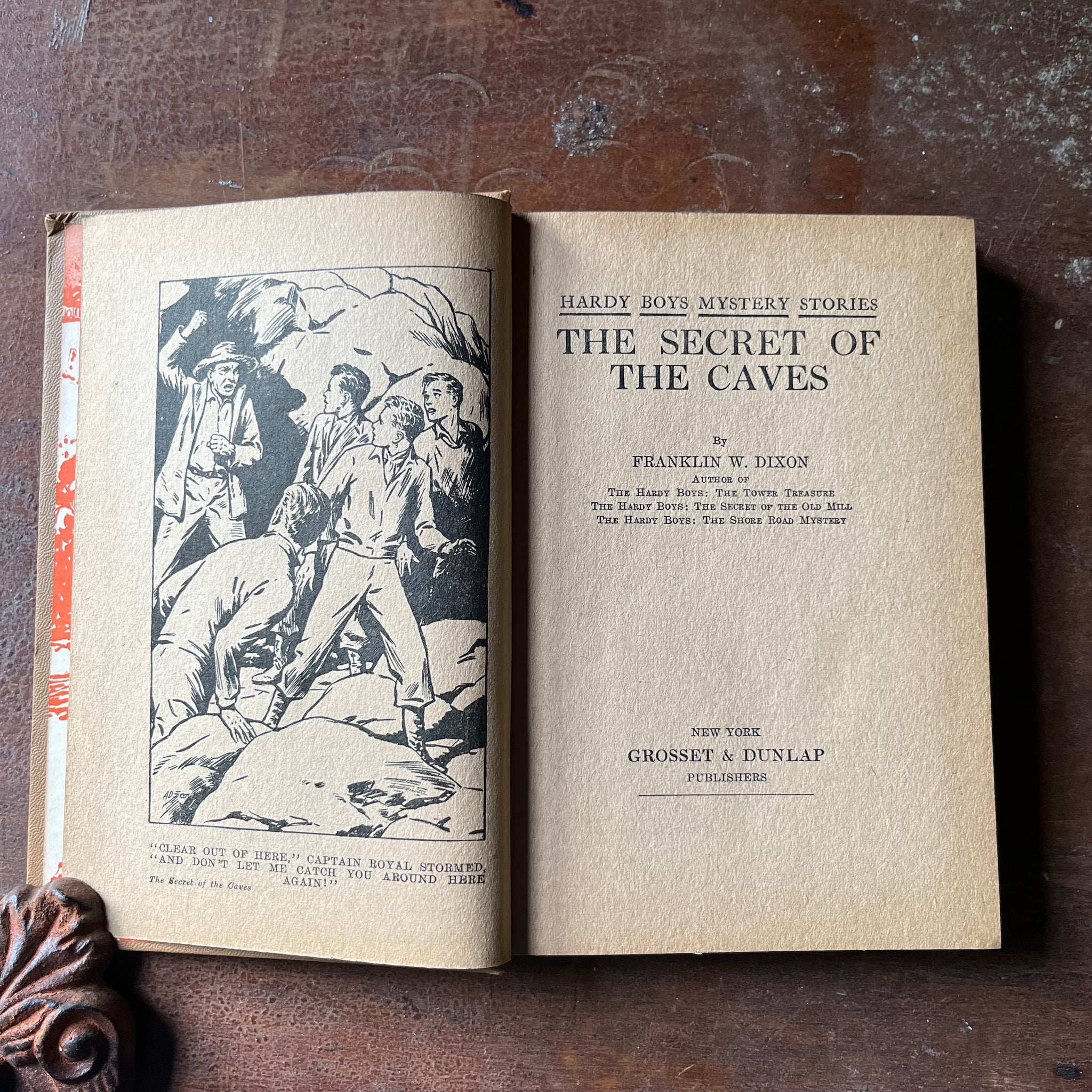 The Hardy Boys Mysteries: #7 The Secret of the Caves by Franklin W. Di - Log Cabin Vintage