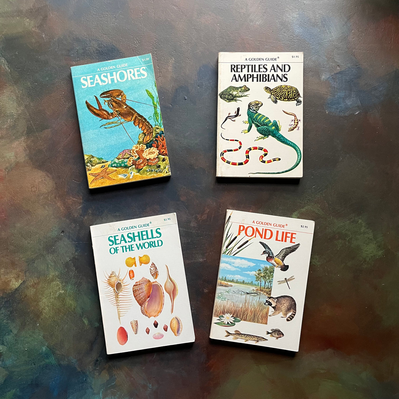 NATURE/FIELD GUIDES - Log Cabin Vintage