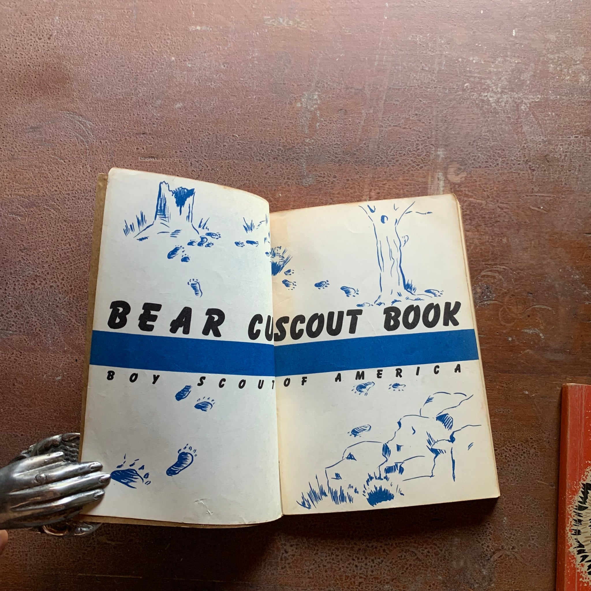Pair of Boy Scouts of America Handbooks - Bear Cub Scout & Wolf Cub Sc ...