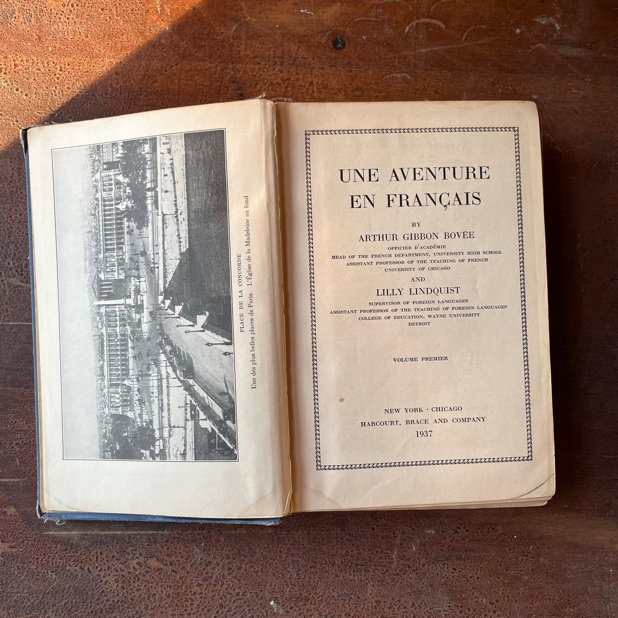 Vintage French Book Stack - Set of Five - Learn French - Log Cabin Vintage