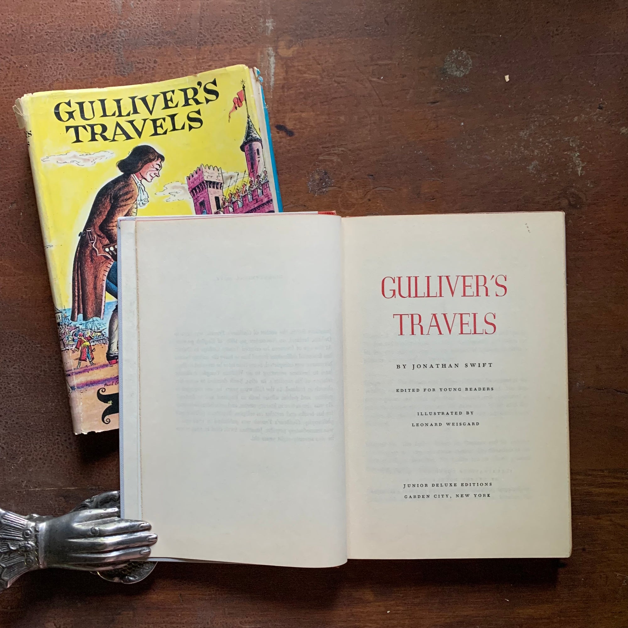 Gulliver's Travels - a 1954 Junior Deluxe Editions Hardcover Book - Log ...