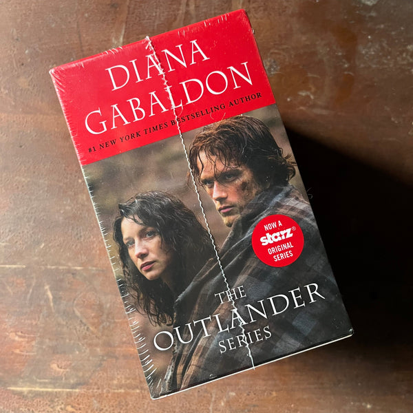 Outlander Book Series by Diana Gabaldon Box Set - New in Box - Log ...