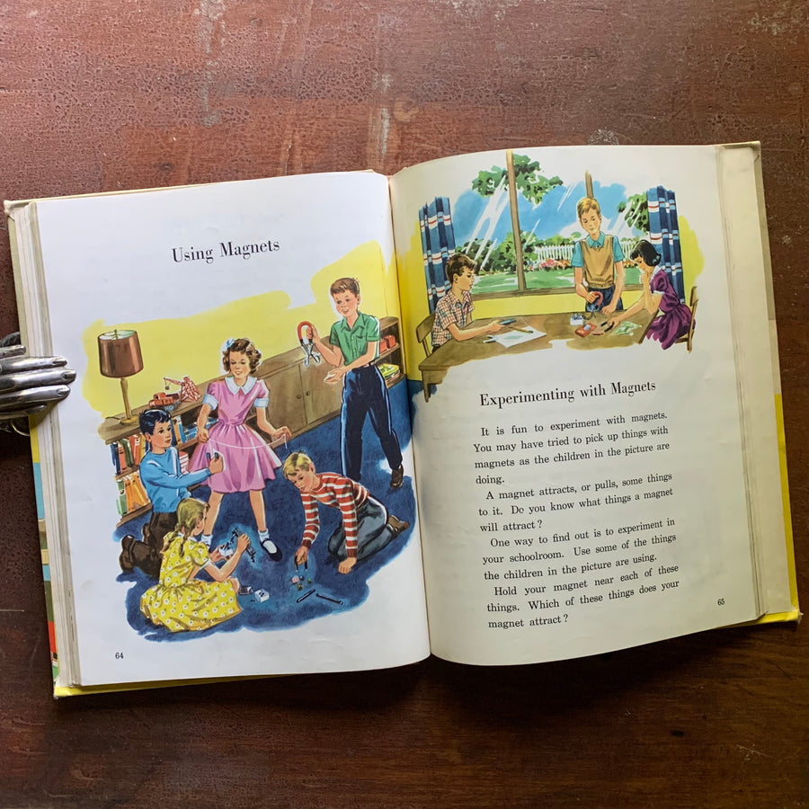 Science Everywhere a 161 Ginn and Company School Book - Log Cabin Vintage