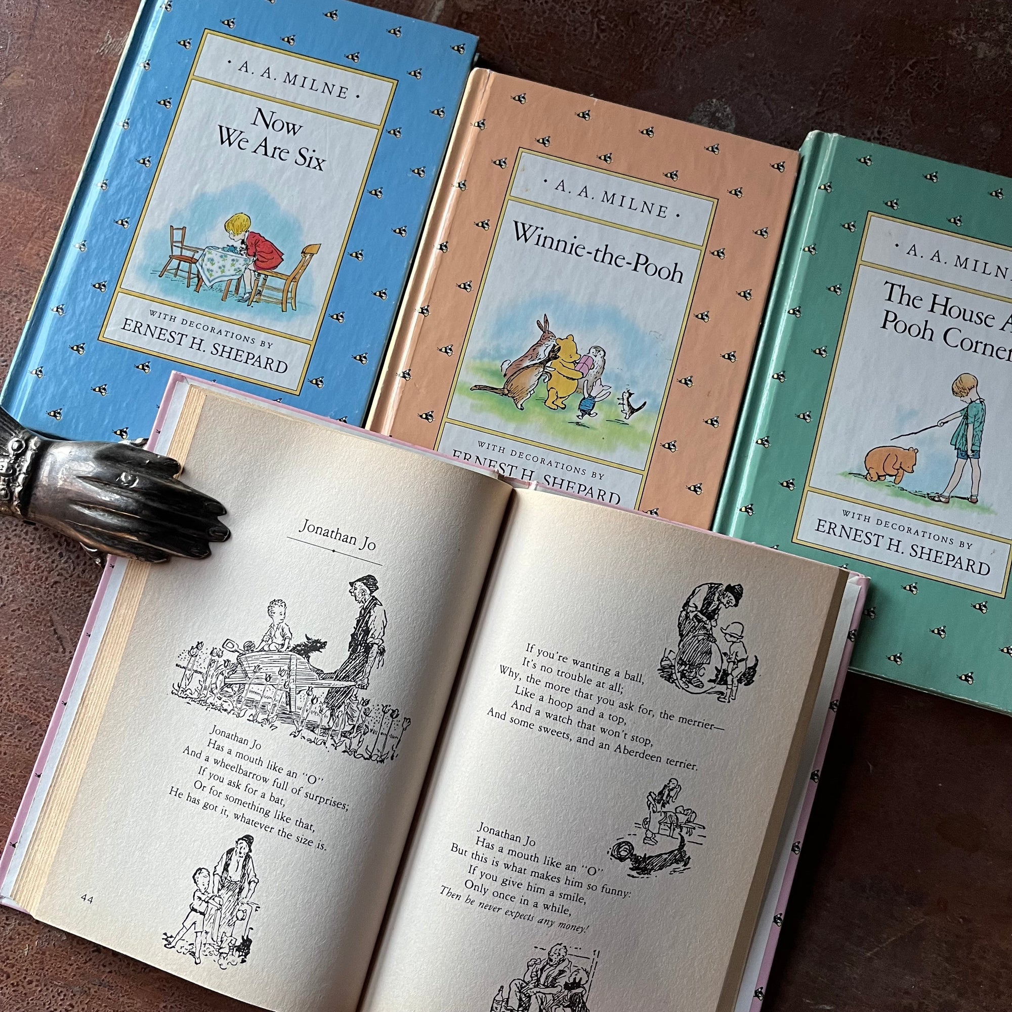 Winnie the Pooh Book Set by A.A. Milne - 1988 Editions - Log Cabin Vintage